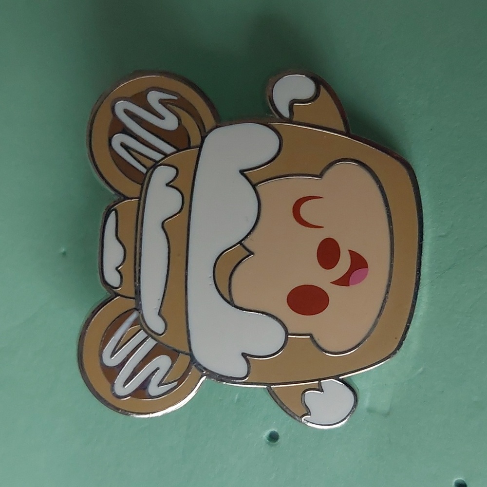 Disney Mickey Mouse Munchling Pin - Gem